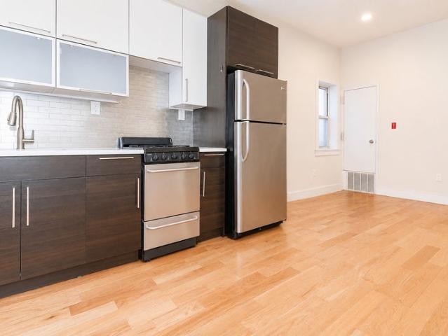 Bright rooms / perfect B’wick location / duplex