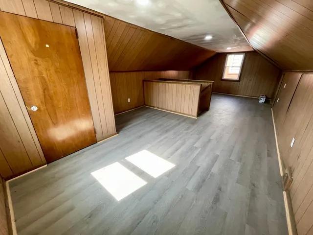Bright Unfurnished Room – All Bills Included