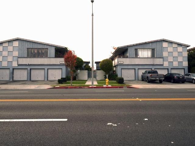 Bright Upper Corner 1 Bedroom with Courtyard Views 1 Bedroom Apartment for Rent at 13601 Van Ness Avenue, Gardena, CA 90249 Gardena