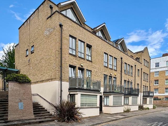Brightlingsea Place, London E14, 5 bed end terrace house to rent, £5,000 pcm | PrimeLocation
