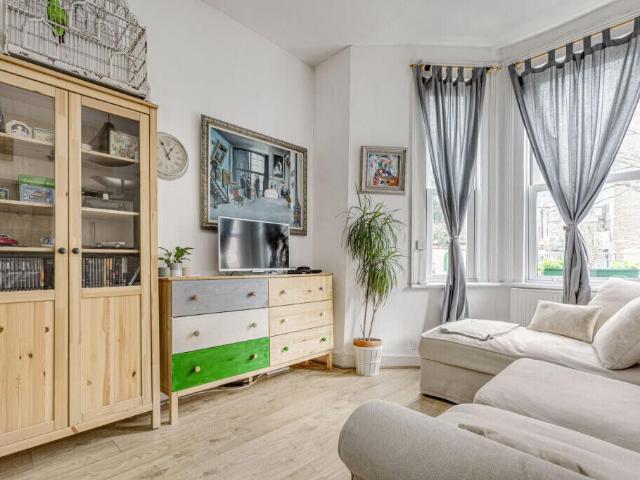 Brighton Terrace, London SW9, 1 bed flat to rent, £1,950 pcm | PrimeLocation