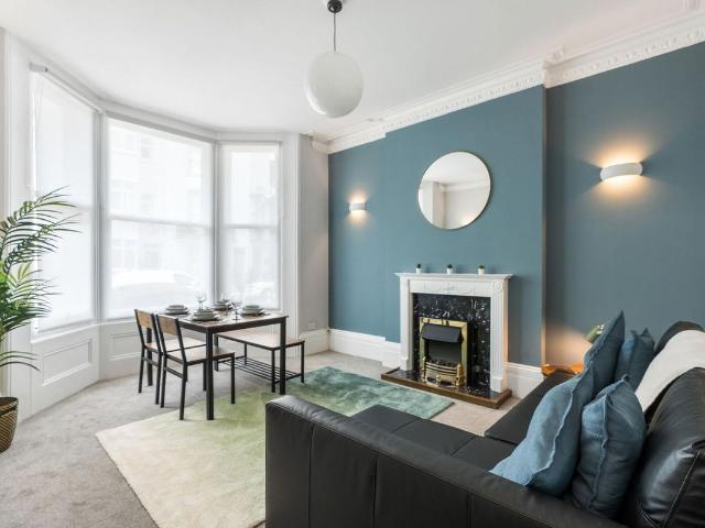 Brighton Beach BN2, 1 bed flat to rent, £2,931 pcm | PrimeLocation