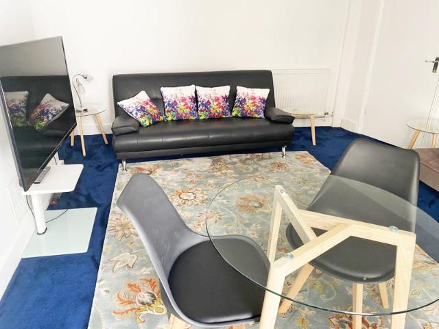 BRIGHTON Beach Apartment️ ️ Includes Council Tax