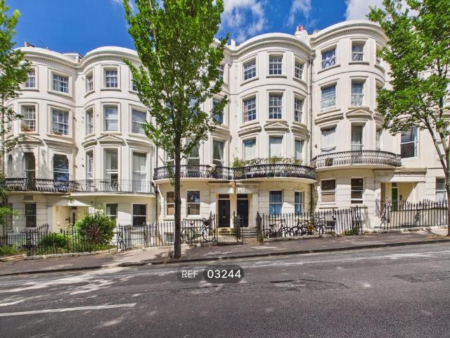 Brighton BN1 1 bed flat to rent £1,295 pcm £299 pw