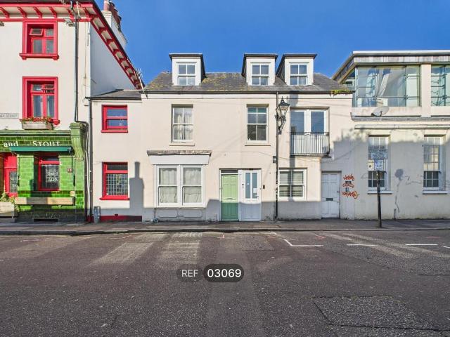 Brighton BN1 4 bed terraced house to rent £2,400 pcm £554 pw