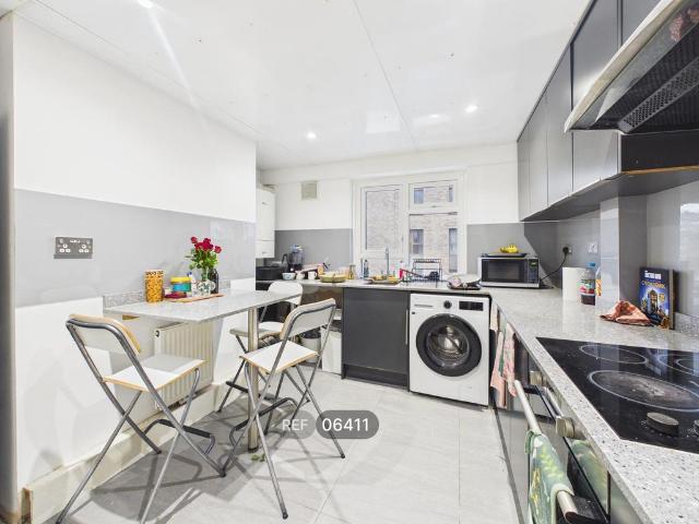 Brighton BN2 3 bed apartment to rent £2,200 pcm £508 pw