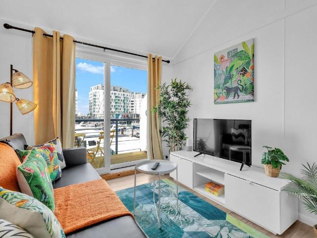 Brighton BN2, 1 bed flat to rent, £1,793 pcm | PrimeLocation