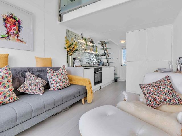 Brighton BN2, 1 bed flat to rent, £2,076 pcm | PrimeLocation