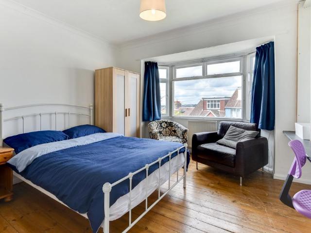 Brighton BN2 6 bed house to rent £3,600 pcm £831 pw