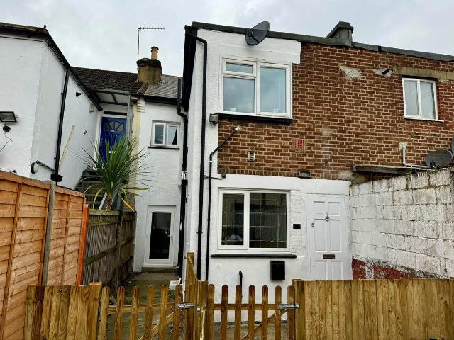 Brighton Road, Croydon, 6 CR2, Studio to rent, £1,250 pcm | PrimeLocation