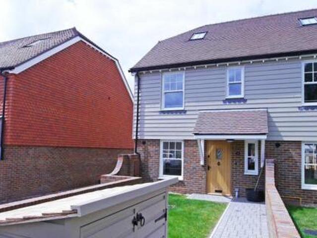 Brighton Road, Handcross, 4 Bedroom End