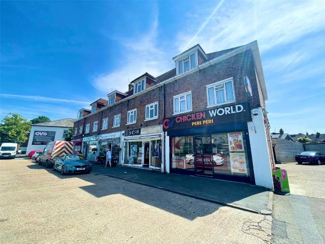 Brighton Road, Horley, Surrey RH6, 3 bed maisonette to rent, £1,700 pcm | PrimeLocation