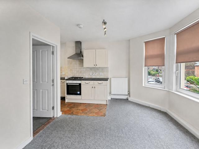 Brighton Road, Horsham, West Sussex RH13, 1 bed flat to rent, £1,050 pcm | PrimeLocation