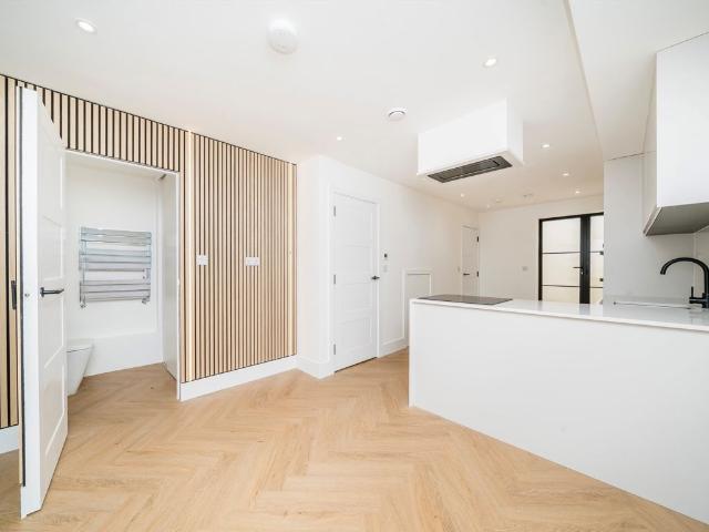 Brighton Road, Kingston KT6, 2 bed detached house to rent, £2,350 pcm | PrimeLocation