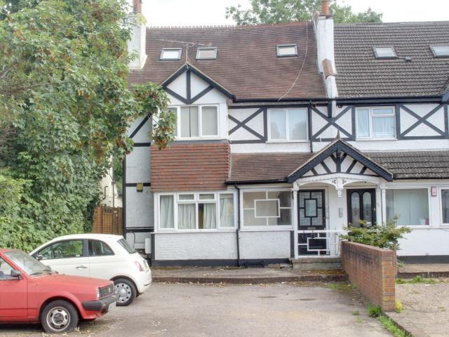 Brighton Road, Purley CR8, 1 bed flat to rent, £950 pcm | PrimeLocation