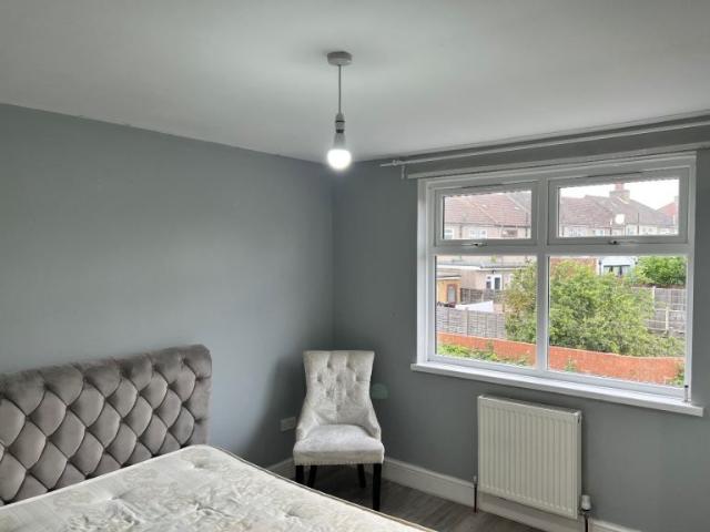 Brighton Road, Purley CR8, 5 bed semi detached house to rent, £3,000 pcm | PrimeLocation