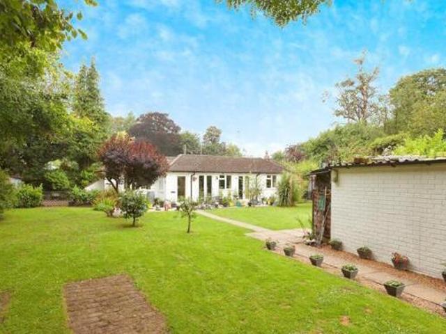 Brighton Road, Pease Pottage, 2 Bedroom Detached