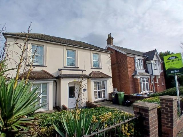 Brighton Road, Redhill Studio to rent £1,000 pcm £231 pw