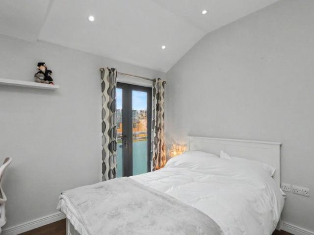 Brighton Road, Surbiton, KT6