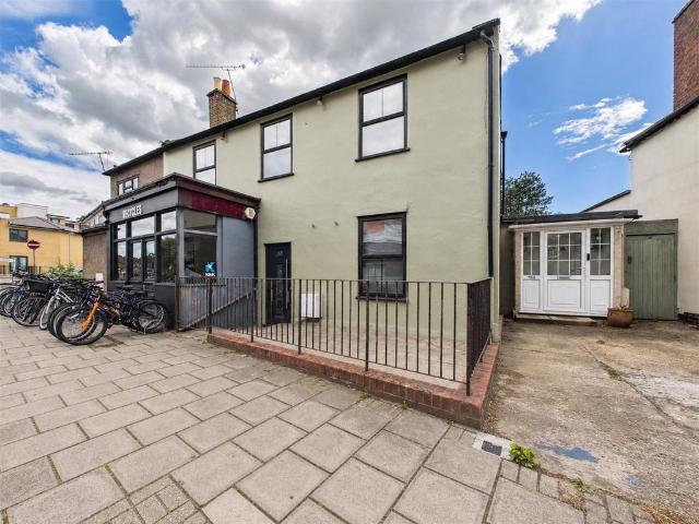 Brighton Road, Surbiton KT6 2 bed property to rent £1,950 pcm £450 pw