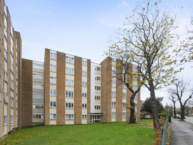 Brighton Road, Sutton SM2, 1 bed flat to rent, £1,300 pcm | PrimeLocation