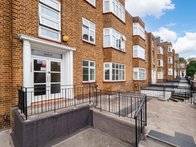 Brighton Road, Sutton SM2, 2 bed flat to rent, £1,750 pcm | PrimeLocation