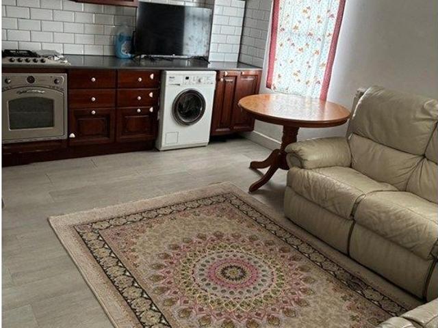 Brighton Road, South Croydon CR2, 2 bed maisonette to rent, £1,300 pcm | PrimeLocation