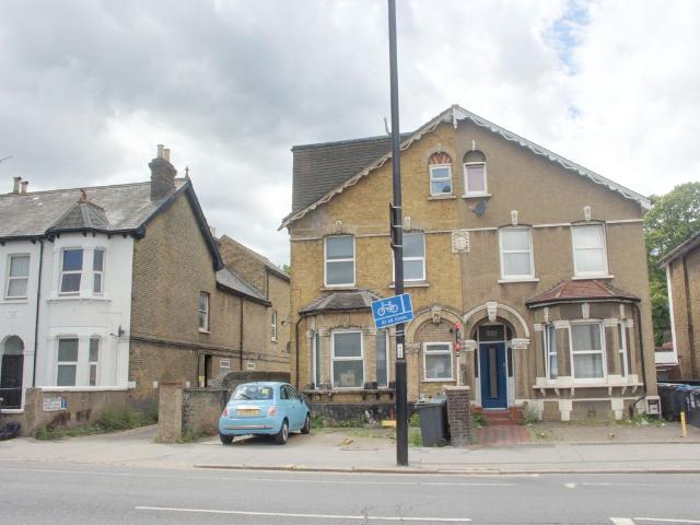 Brighton Road, South Croydon CR2, 3 bed flat to rent, £1,400 pcm | PrimeLocation