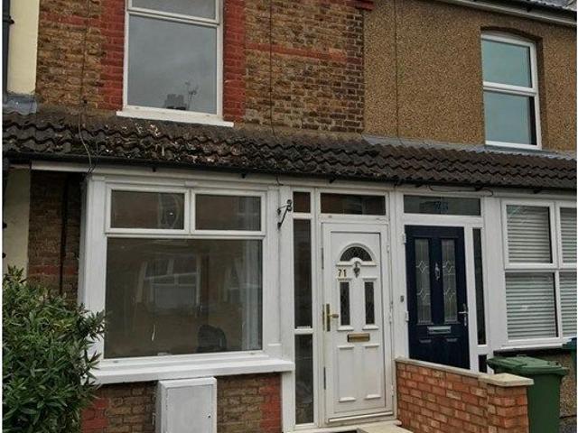 Brighton Road, Watford WD24, Room to rent, £995 pcm | PrimeLocation