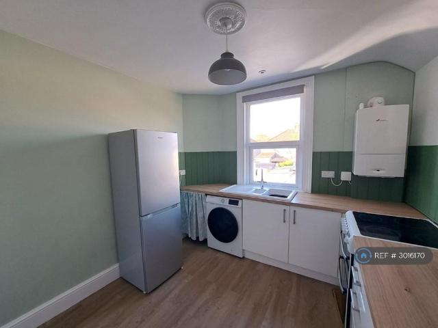 Brighton Road, Weston Super Mare, BS23 2 bed flat to rent £1,050 pcm £242 pw