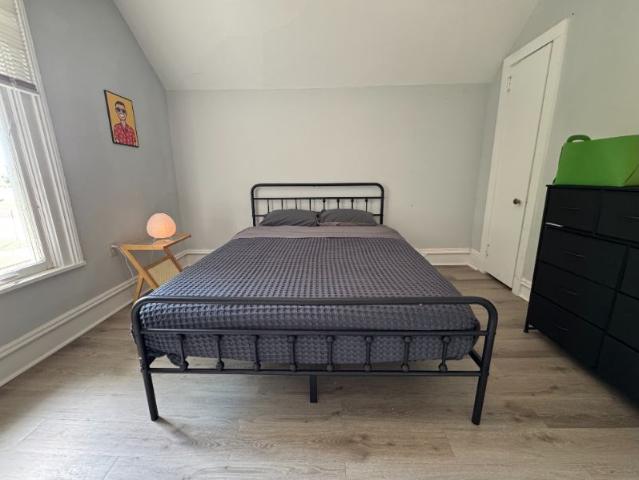 BrightPrivate Room with New En_Suite Bath — All_I