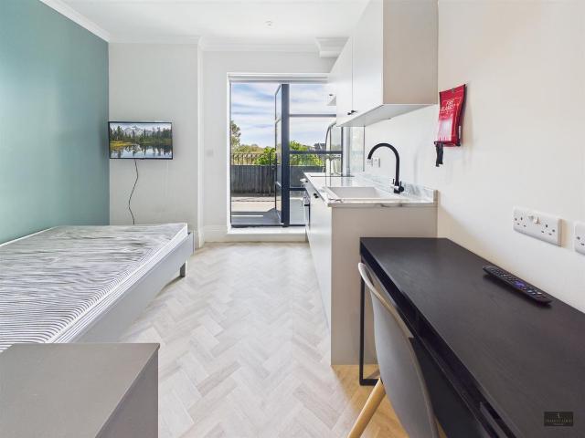 Brights House, Bournemouth BH1, 1 bed flat to rent, £1,100 pcm | PrimeLocation