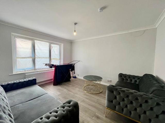 Brignall Garth, Leeds LS9, 1 bed flat to rent, £750 pcm | PrimeLocation