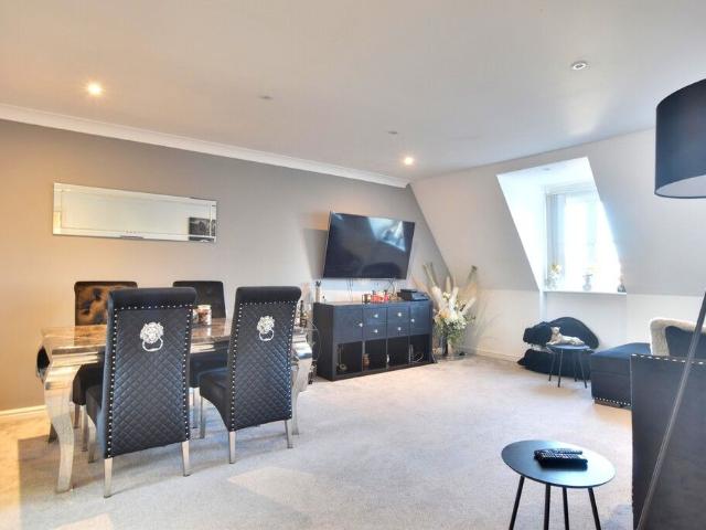 Brignall Place, Dunmow CM6, 2 bed flat to rent, £1,500 pcm | PrimeLocation