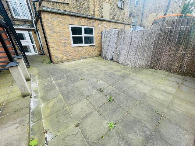 Brigstock Road CR7, 2 bed flat to rent, £1,550 pcm | PrimeLocation