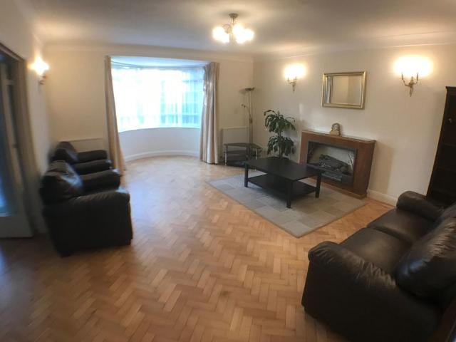 Brim Hill, London, N2 5 bed detached house to rent £4,500 pcm £1,038 pw