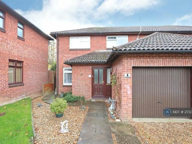 Brindlebrook, Milton Keynes, MK8 3 bed semi detached house to rent £1,550 pcm £358 pw