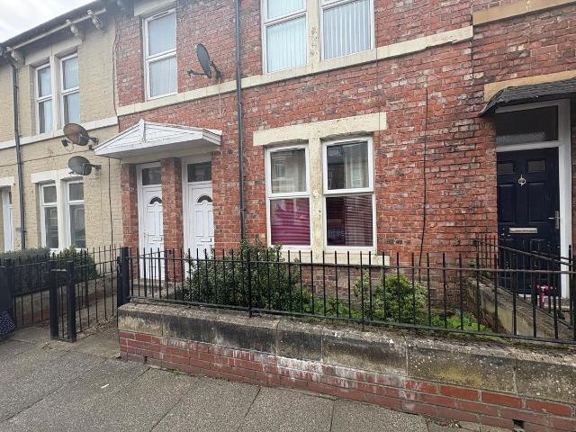 Brinkburn Avenue, Gateshead, 4 NE8, 2 bed flat to rent, £595 pcm | PrimeLocation