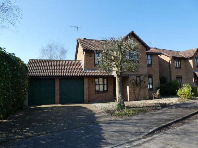 Brinkburn Grove, Banbury, OX16 3WX 4 bed detached house to rent £2,300 pcm £531 pw