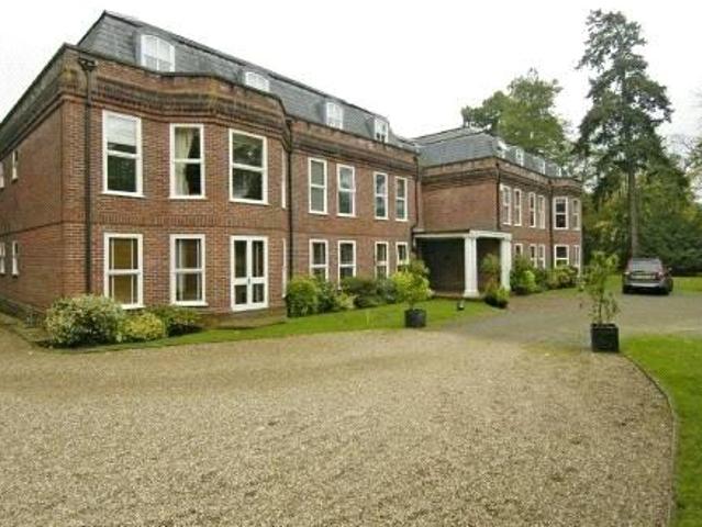 Brinkworth Place, Burfield Road, Old. 2 bed flat to rent £1,995 pcm £460 pw