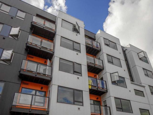 Brio Flats Studio Apartment for Rent at 2405 N Vancouver Ave, Portland, OR 97227 Eliot