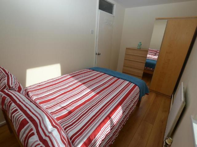 Brion Place, London E14, Room to rent, £698 pcm | PrimeLocation
