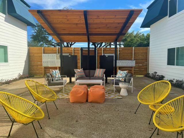 Brioso Place Studio Apartment for Rent at 3627 Almazan Dr, Dallas, TX 75220