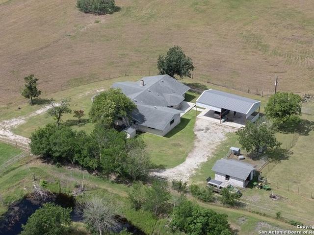 Brisco Rd, Marion, TX 78124