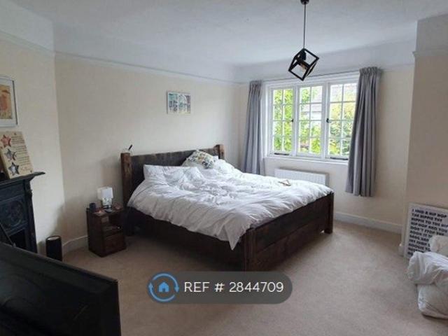 Brisbane Avenue, London SW19, Room to rent, £1,400 pcm | PrimeLocation