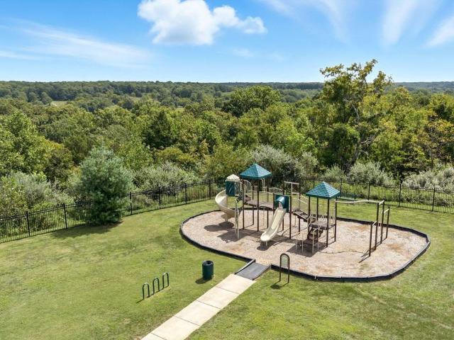 Bristol Bluffs Lp 3 Bedroom Apartment for Rent at 6015 Bristol Bluffs Cir, Louisville, KY 40299