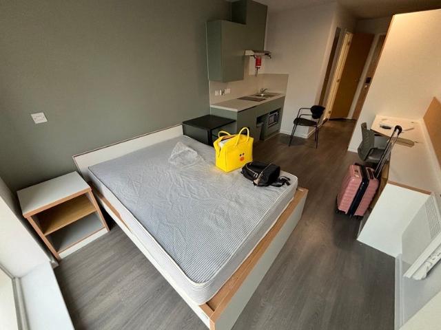 Bristol City Centre Studio May to end August