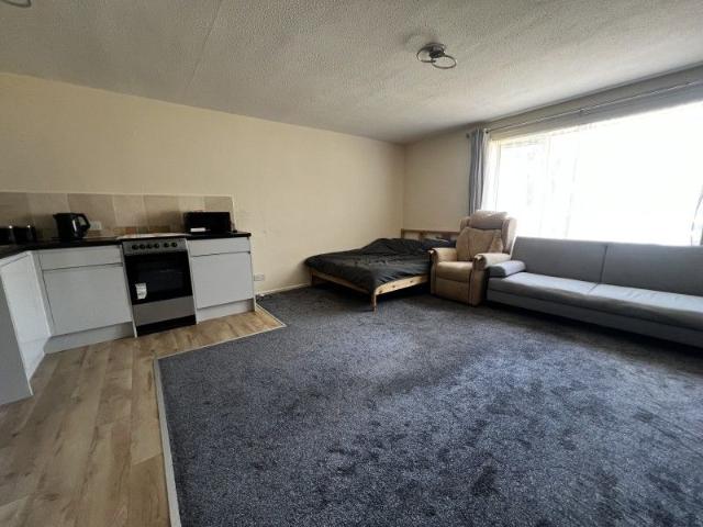 Bristol Close, Stanwell, Surrey, TW19