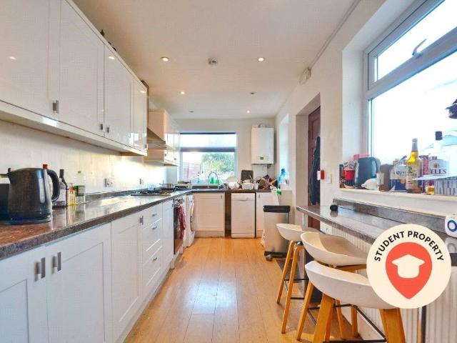 Bristol Hill, Brislington, Bristol, Bristol BS4, 6 bed terraced house to rent, £3,600 pcm | PrimeLocation