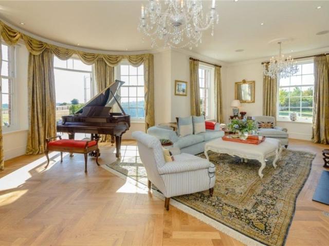 Bristol Hill, Bristol BS4, Room to rent, £875 pcm | PrimeLocation